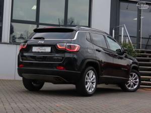 Melns Jeep Compass 2021 Kauņa, ar dzinēja tilpumu 1.30 L un nobraukumu 28 tūkst. km par 22641 €, foto 3 vietnē AUTOMOTO.COM.LV