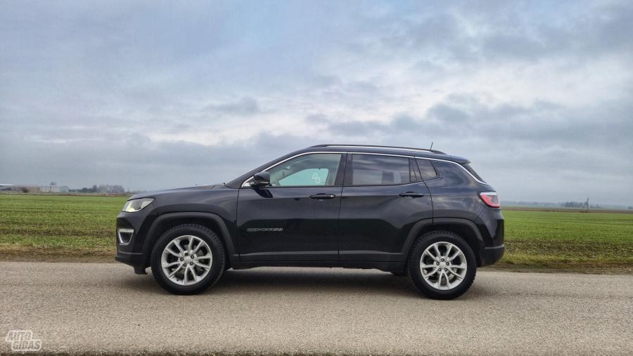 Black Jeep Compass 2021 in Vilnius, with an engine capacity of 1.40 L and mileage of 90 thousand km for 20500 €, photo 6 on AUTOMOTO.COM.LV