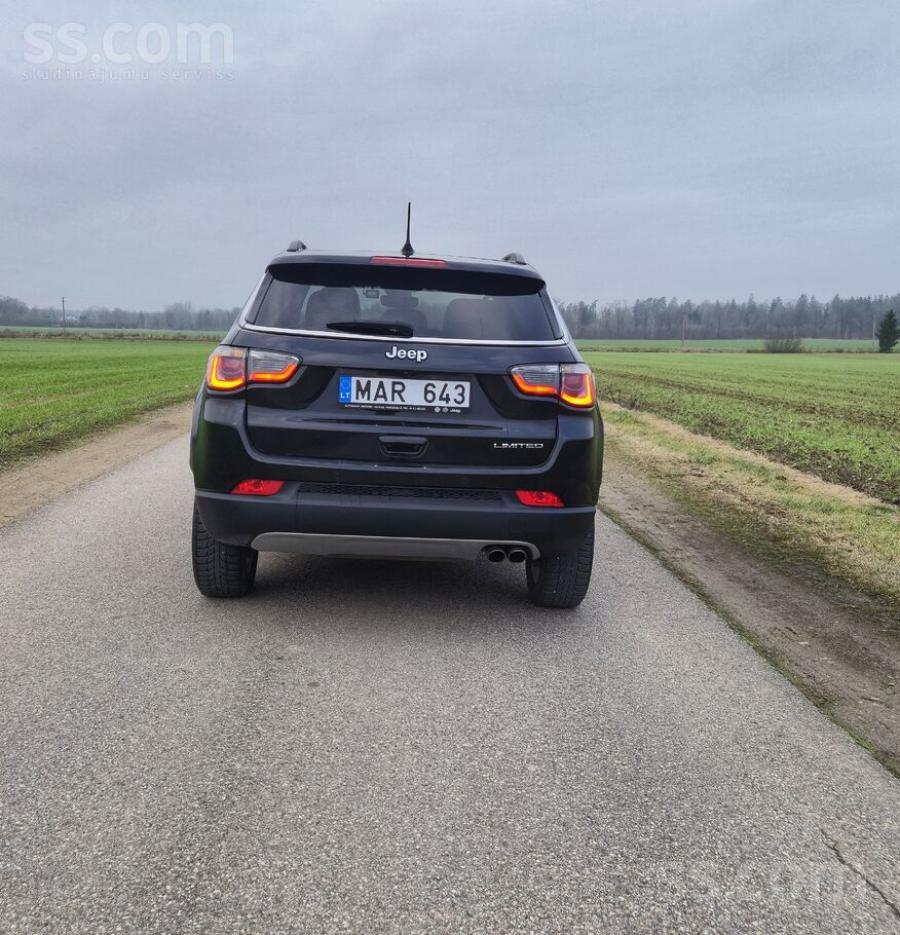 Black Jeep Compass 2021 in Kaunas, with an engine capacity of 1.40 L and mileage of 93 thousand km for 16500 €, photo 6 on AUTOMOTO.COM.LV