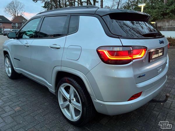 Black Jeep Compass 2022 in Kaunas, with an engine capacity of 1.30 L and mileage of 63 thousand km for 23944 €, photo 2 on AUTOMOTO.COM.LV