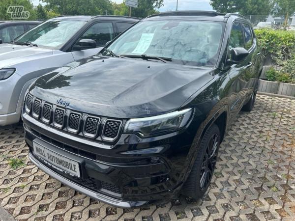 Black Jeep Compass 2022 in Kaunas, with an engine capacity of 1.30 L and mileage of 43 thousand km for 32597 €, photo 1 on AUTOMOTO.COM.LV