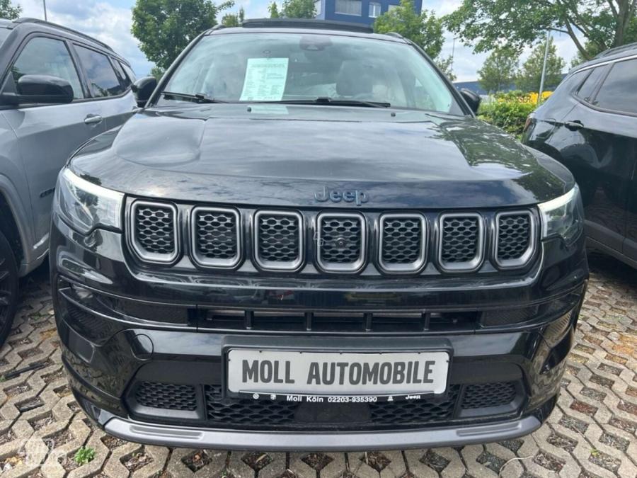 Melns Jeep Compass 2022 Kauņa, ar dzinēja tilpumu 1.30 L un nobraukumu 43 tūkst. km par 32597 €, foto 4 vietnē AUTOMOTO.COM.LV