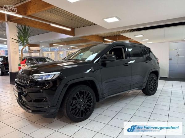 Black Jeep Compass 2022 in Kaunas, with an engine capacity of 1.30 L and mileage of 34 thousand km for 27538 €, photo 2 on AUTOMOTO.COM.LV