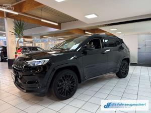 Black Jeep Compass 2022 in Kaunas, with an engine capacity of 1.30 L and mileage of 34 thousand km for 27538 €, photo 2 on AUTOMOTO.COM.LV