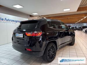 Black Jeep Compass 2022 in Kaunas, with an engine capacity of 1.30 L and mileage of 34 thousand km for 27538 €, photo 4 on AUTOMOTO.COM.LV