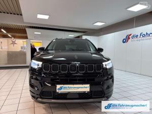 Black Jeep Compass 2022 in Kaunas, with an engine capacity of 1.30 L and mileage of 34 thousand km for 27538 €, photo 5 on AUTOMOTO.COM.LV