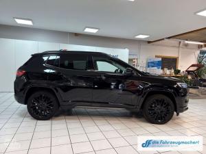 Black Jeep Compass 2022 in Kaunas, with an engine capacity of 1.30 L and mileage of 34 thousand km for 27538 €, photo 6 on AUTOMOTO.COM.LV
