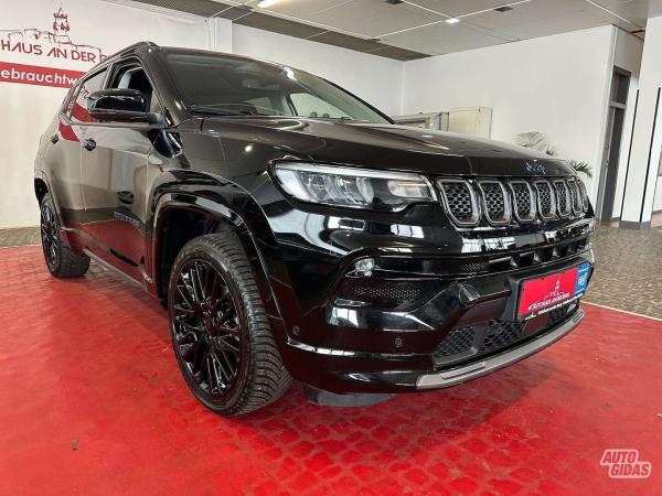 Melns Jeep Compass 2022 Kauņa, ar dzinēja tilpumu 0.00 L un nobraukumu 91 tūkst. km par 23469 €, foto 1 vietnē AUTOMOTO.COM.LV
