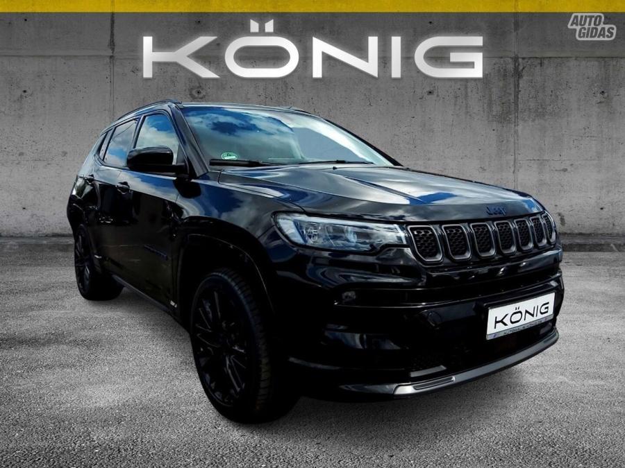 Melns Jeep Compass 2022 Kauņa, ar dzinēja tilpumu 1.30 L un nobraukumu 17 tūkst. km par 32469 €, foto 1 vietnē AUTOMOTO.COM.LV