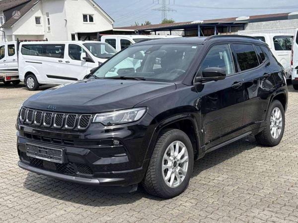 Melns Jeep Compass 2022 Kauņa, ar dzinēja tilpumu 1.33 L un nobraukumu 76 tūkst. km par 19990 €, foto 2 vietnē AUTOMOTO.COM.LV