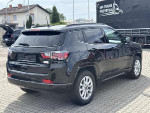 Black Jeep Compass 2022 in Kaunas, with an engine capacity of 1.33 L and mileage of 76 thousand km for 19990 €, photo 8 on AUTOMOTO.COM.LV