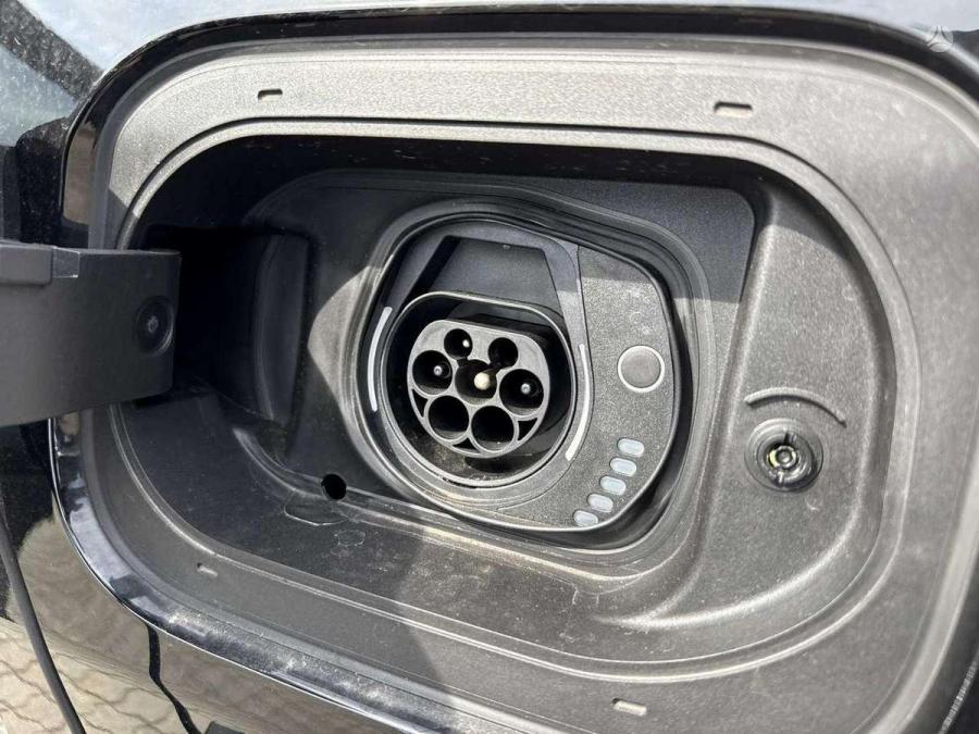 Black Jeep Compass 2022 in Kaunas, with an engine capacity of 1.33 L and mileage of 76 thousand km for 19990 €, photo 10 on AUTOMOTO.COM.LV