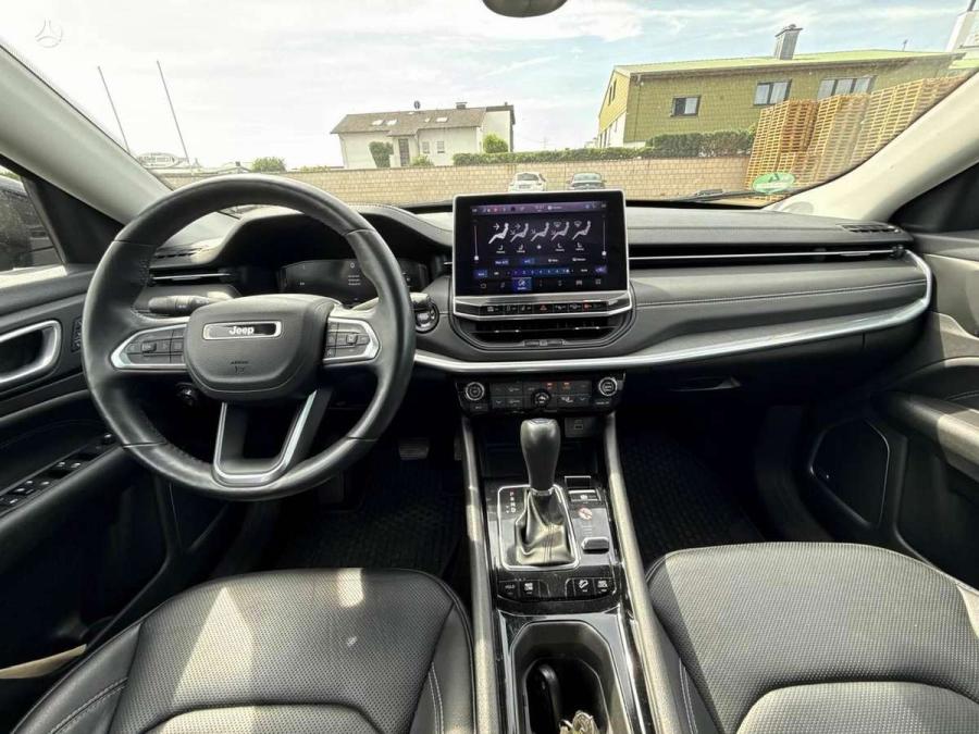 Black Jeep Compass 2022 in Kaunas, with an engine capacity of 1.33 L and mileage of 76 thousand km for 19990 €, photo 14 on AUTOMOTO.COM.LV