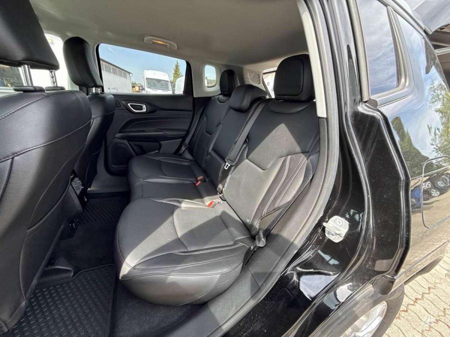 Black Jeep Compass 2022 in Kaunas, with an engine capacity of 1.33 L and mileage of 76 thousand km for 19990 €, photo 18 on AUTOMOTO.COM.LV