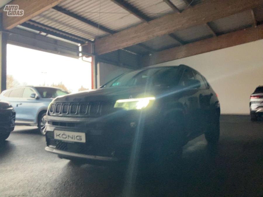 Melns Jeep Compass 2023 Kauņa, ar dzinēja tilpumu 1.50 L un nobraukumu 21 tūkst. km par 31508 €, foto 1 vietnē AUTOMOTO.COM.LV