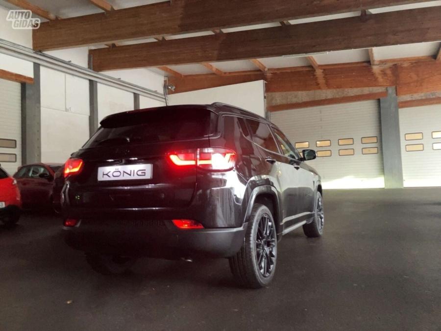 Melns Jeep Compass 2023 Kauņa, ar dzinēja tilpumu 1.50 L un nobraukumu 21 tūkst. km par 31508 €, foto 3 vietnē AUTOMOTO.COM.LV