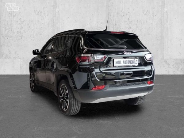 Black Jeep Compass 2023 in Kaunas, with an engine capacity of 1.30 L and mileage of 16 thousand km for 32597 €, photo 2 on AUTOMOTO.COM.LV