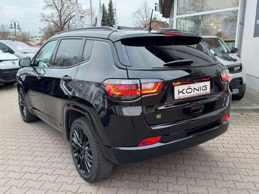 Melns Jeep Compass 2023 Kauņa, ar dzinēja tilpumu 1.50 L un nobraukumu 19 tūkst. km par 28467 €, foto 5 vietnē AUTOMOTO.COM.LV