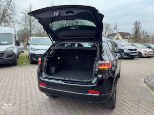 Melns Jeep Compass 2023 Kauņa, ar dzinēja tilpumu 1.50 L un nobraukumu 19 tūkst. km par 28467 €, foto 6 vietnē AUTOMOTO.COM.LV