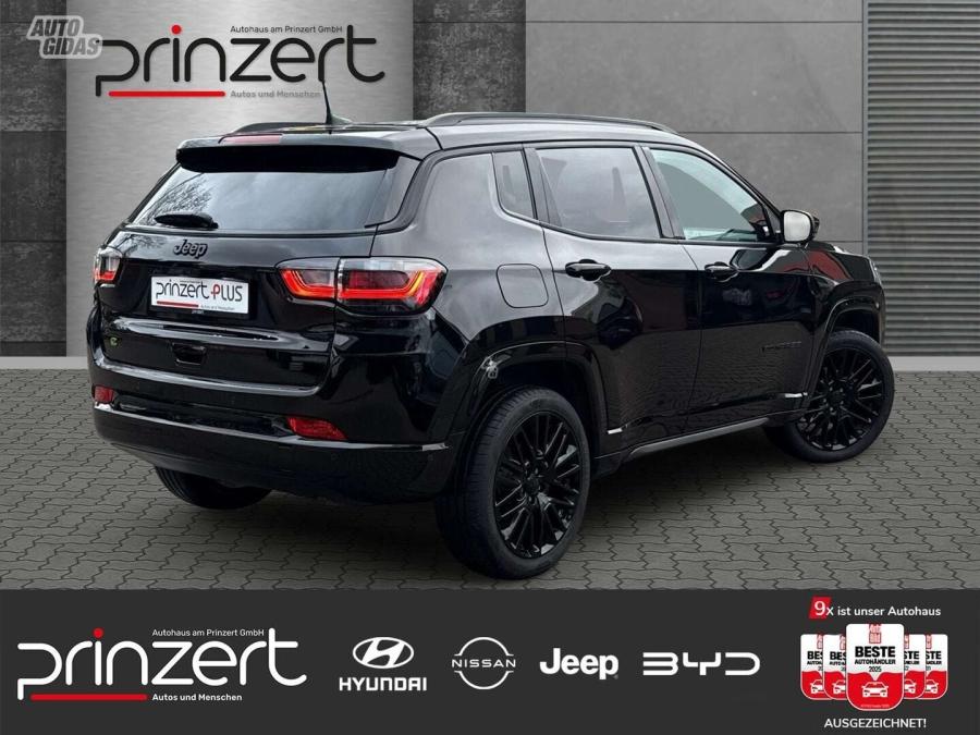 Melns Jeep Compass 2023 Kauņa, ar dzinēja tilpumu 1.50 L un nobraukumu 32 tūkst. km par 30609 €, foto 3 vietnē AUTOMOTO.COM.LV