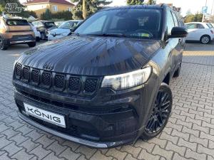 Black Jeep Compass 2023 in Kaunas, with an engine capacity of 1.50 L and mileage of 28 thousand km for 31669 €, photo  on AUTOMOTO.COM.LV