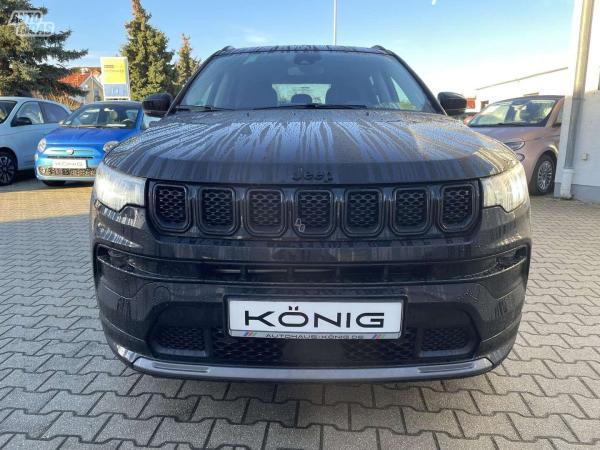 Black Jeep Compass 2023 in Kaunas, with an engine capacity of 1.50 L and mileage of 28 thousand km for 31669 €, photo 2 on AUTOMOTO.COM.LV