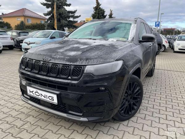 Black Jeep Compass 2023 in Kaunas, with an engine capacity of 1.50 L and mileage of 27 thousand km for 31669 €, photo 1 on AUTOMOTO.COM.LV
