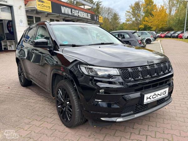 Black Jeep Compass 2023 in Kaunas, with an engine capacity of 1.50 L and mileage of 34 thousand km for 29607 €, photo 2 on AUTOMOTO.COM.LV