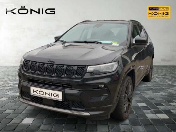 Black Jeep Compass 2023 in Kaunas, with an engine capacity of 1.50 L and mileage of 33 thousand km for 30321 €, photo 1 on AUTOMOTO.COM.LV