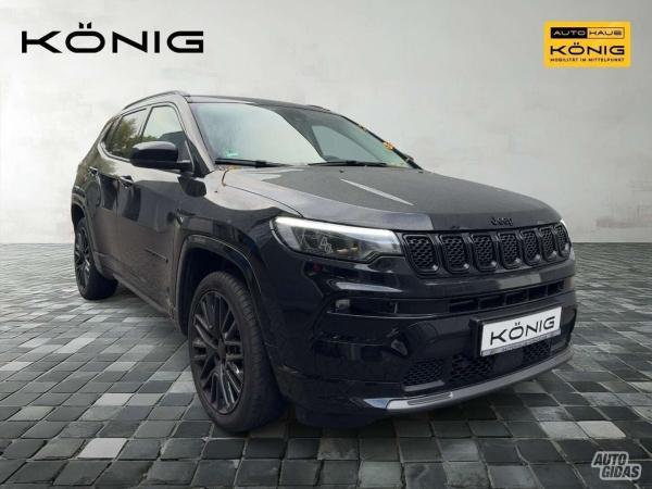 Black Jeep Compass 2023 in Kaunas, with an engine capacity of 1.50 L and mileage of 39 thousand km for 30638 €, photo 2 on AUTOMOTO.COM.LV
