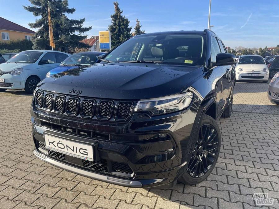 Melns Jeep Compass 2023 Kauņa, ar dzinēja tilpumu 1.50 L un nobraukumu 29 tūkst. km par 31669 €, foto 1 vietnē AUTOMOTO.COM.LV