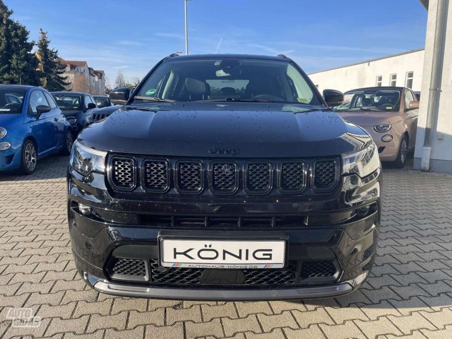 Melns Jeep Compass 2023 Kauņa, ar dzinēja tilpumu 1.50 L un nobraukumu 29 tūkst. km par 31669 €, foto 2 vietnē AUTOMOTO.COM.LV