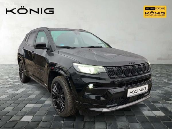 Black Jeep Compass 2023 in Kaunas, with an engine capacity of 1.50 L and mileage of 19 thousand km for 30638 €, photo 2 on AUTOMOTO.COM.LV