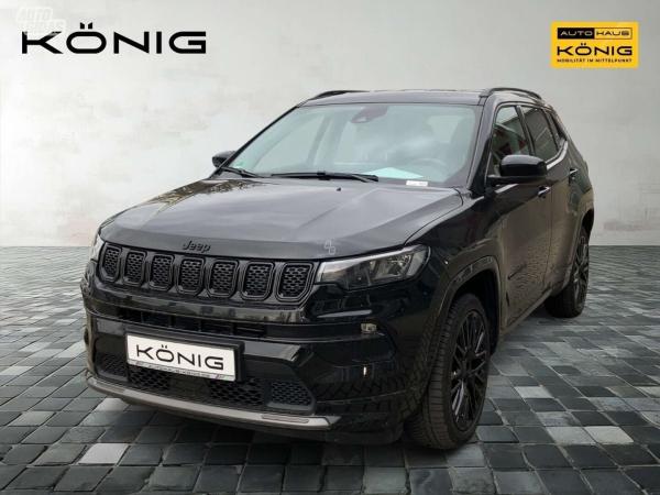 Black Jeep Compass 2023 in Kaunas, with an engine capacity of 1.50 L and mileage of 24 thousand km for 31669 €, photo 1 on AUTOMOTO.COM.LV