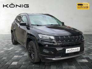 Black Jeep Compass 2023 in Kaunas, with an engine capacity of 1.50 L and mileage of 24 thousand km for 31669 €, photo 2 on AUTOMOTO.COM.LV
