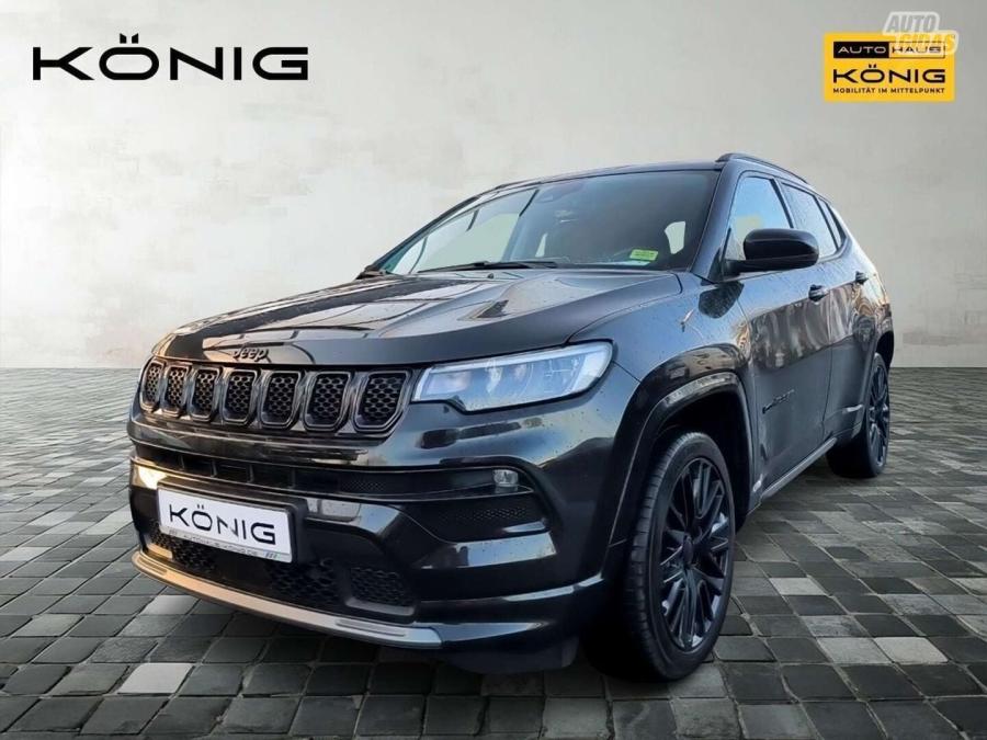 Black Jeep Compass 2023 in Kaunas, with an engine capacity of 1.50 L and mileage of 44 thousand km for 29608 €, photo 1 on AUTOMOTO.COM.LV