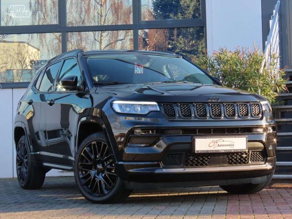Melns Jeep Compass 2024 Kauņa, ar dzinēja tilpumu 1.50 L un nobraukumu 13 tūkst. km par 27878 €, foto 1 vietnē AUTOMOTO.COM.LV