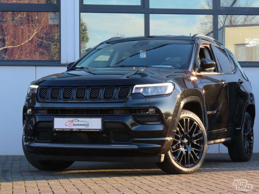 Melns Jeep Compass 2024 Kauņa, ar dzinēja tilpumu 1.50 L un nobraukumu 13 tūkst. km par 27878 €, foto 3 vietnē AUTOMOTO.COM.LV