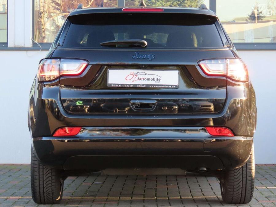 Melns Jeep Compass 2024 Kauņa, ar dzinēja tilpumu 1.50 L un nobraukumu 13 tūkst. km par 27878 €, foto 5 vietnē AUTOMOTO.COM.LV