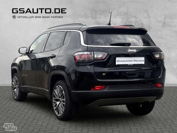 Black Jeep Compass 2024 in Kaunas, with an engine capacity of 1.50 L and mileage of 15 thousand km for 27035 €, photo 3 on AUTOMOTO.COM.LV