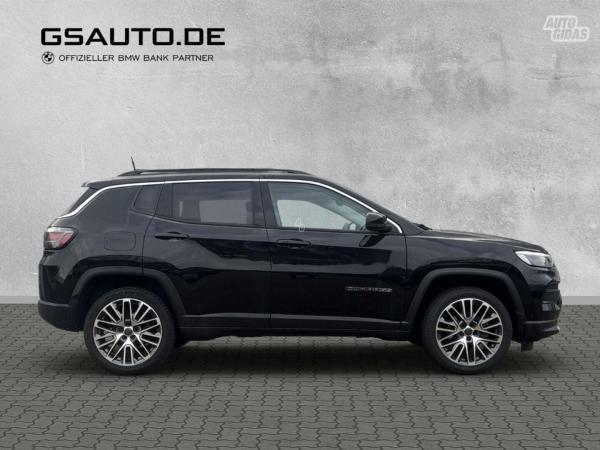 Black Jeep Compass 2024 in Kaunas, with an engine capacity of 1.50 L and mileage of 15 thousand km for 27035 €, photo 4 on AUTOMOTO.COM.LV