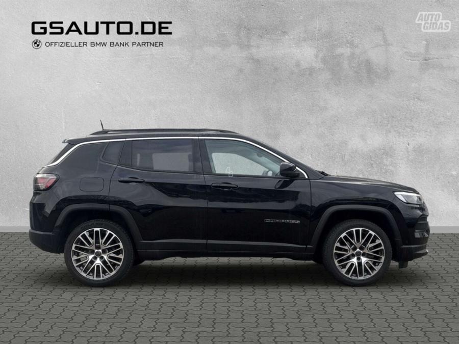 Melns Jeep Compass 2024 Kauņa, ar dzinēja tilpumu 1.50 L un nobraukumu 15 tūkst. km par 27035 €, foto 4 vietnē AUTOMOTO.COM.LV