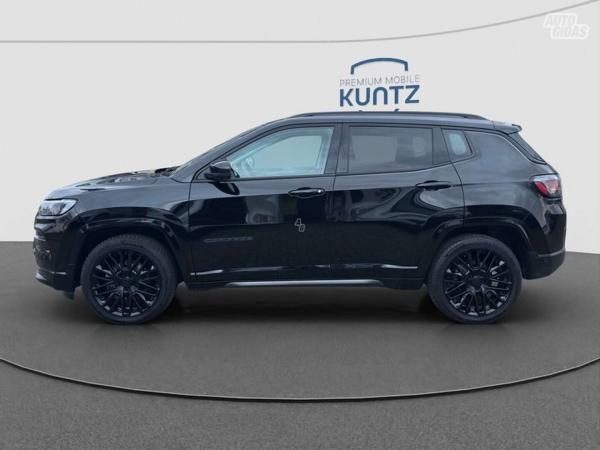 Melns Jeep Compass 2024 Kauņa, ar dzinēja tilpumu 1.50 L un nobraukumu 30 tūkst. km par 29008 €, foto 2 vietnē AUTOMOTO.COM.LV