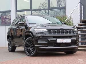 Black Jeep Compass 2024 in Kaunas, with an engine capacity of 1.50 L and mileage of 46 thousand km for 26402 €, photo  on AUTOMOTO.COM.LV