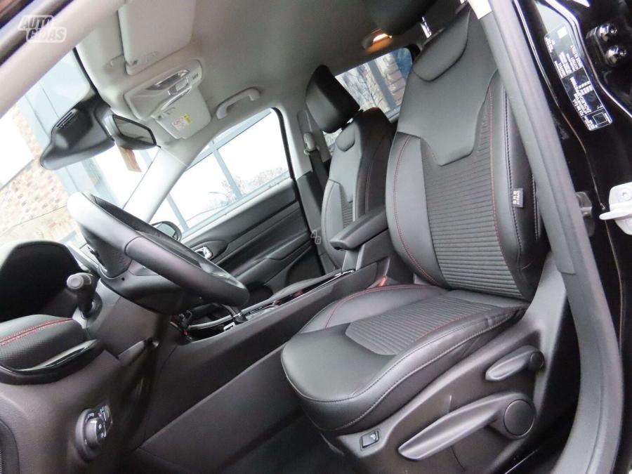 Black Jeep Compass 2024 in Kaunas, with an engine capacity of 1.50 L and mileage of 46 thousand km for 26402 €, photo 10 on AUTOMOTO.COM.LV