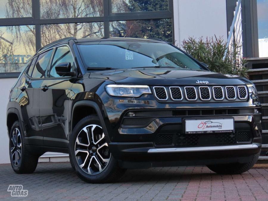 Black Jeep Compass 2024 in Kaunas, with an engine capacity of 1.50 L and mileage of 23 thousand km for 25784 €, photo 1 on AUTOMOTO.COM.LV