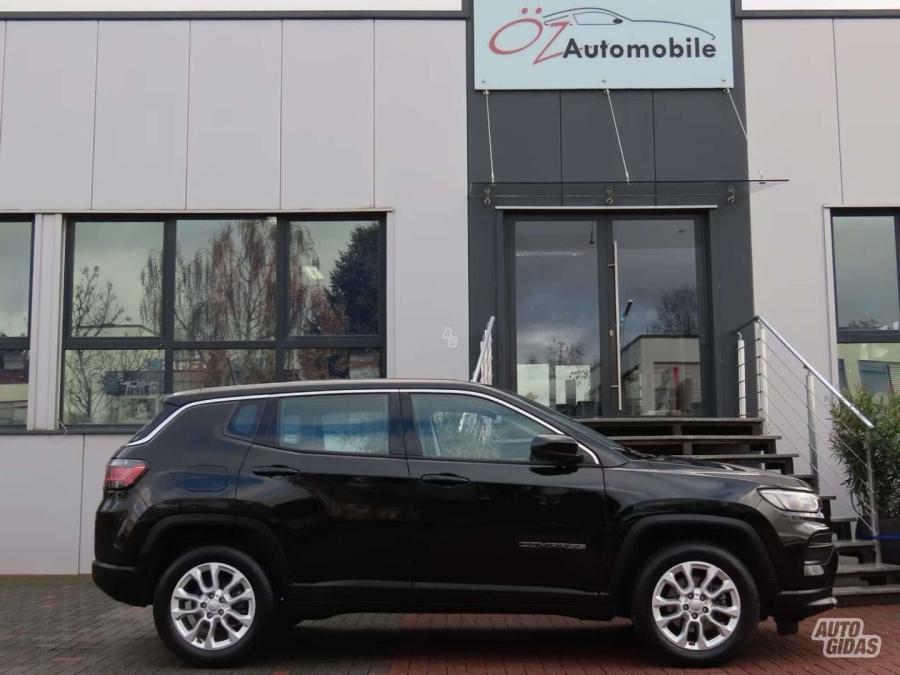 Black Jeep Compass 2024 in Kaunas, with an engine capacity of 1.50 L and mileage of 20 thousand km for 24735 €, photo 11 on AUTOMOTO.COM.LV
