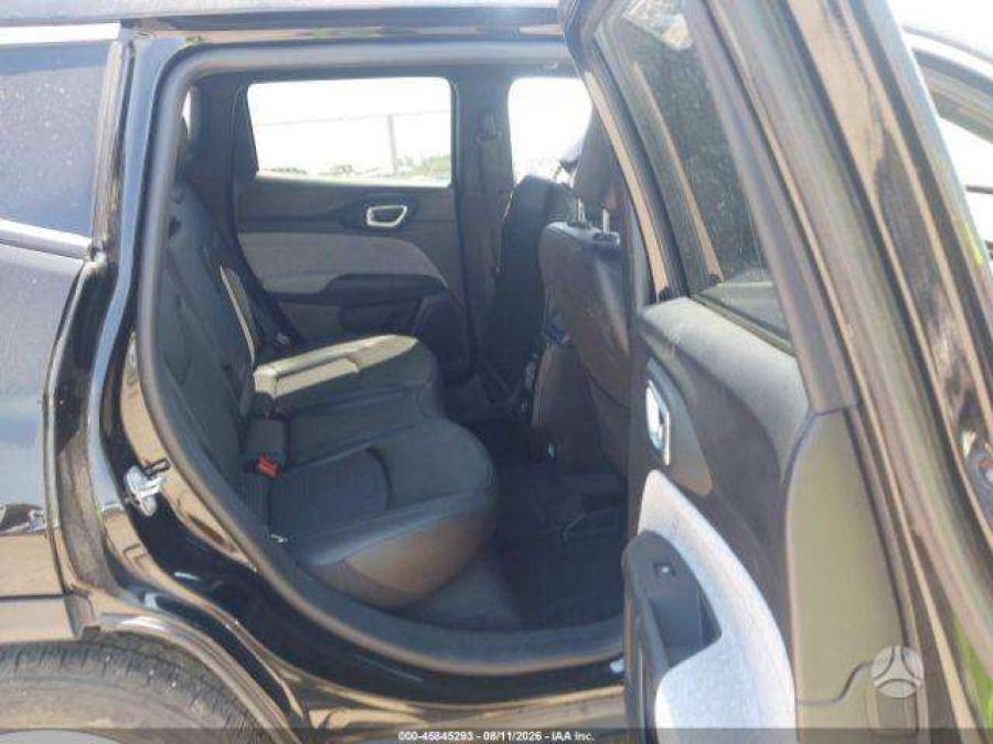 Black Jeep Compass 2025 in Vilnius, with an engine capacity of 2.00 L and mileage of 18 thousand km for 9999 €, photo 14 on AUTOMOTO.COM.LV