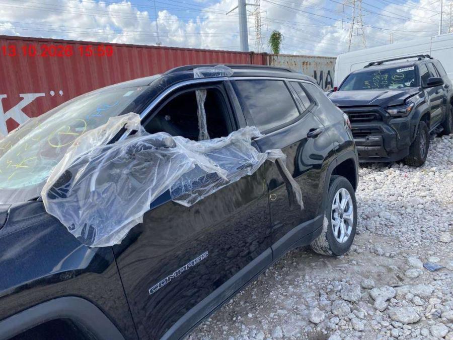 Black Jeep Compass 2025 in Vilnius, with an engine capacity of 2.00 L and mileage of 18 thousand km for 9999 €, photo 21 on AUTOMOTO.COM.LV