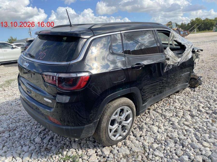 Black Jeep Compass 2025 in Vilnius, with an engine capacity of 2.00 L and mileage of 18 thousand km for 9999 €, photo 22 on AUTOMOTO.COM.LV
